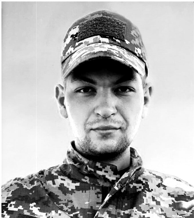 Черкасці попрощалися з молодшим лейтенантом